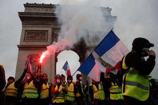 French Protests reveal Growing Unrest – to the LEFT